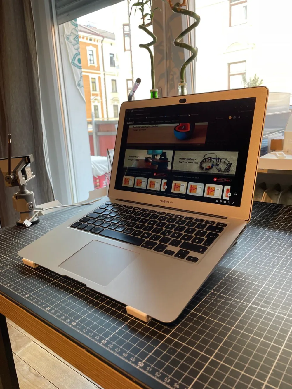 Laptop Stand by Chris_Dezzo - MakerWorld