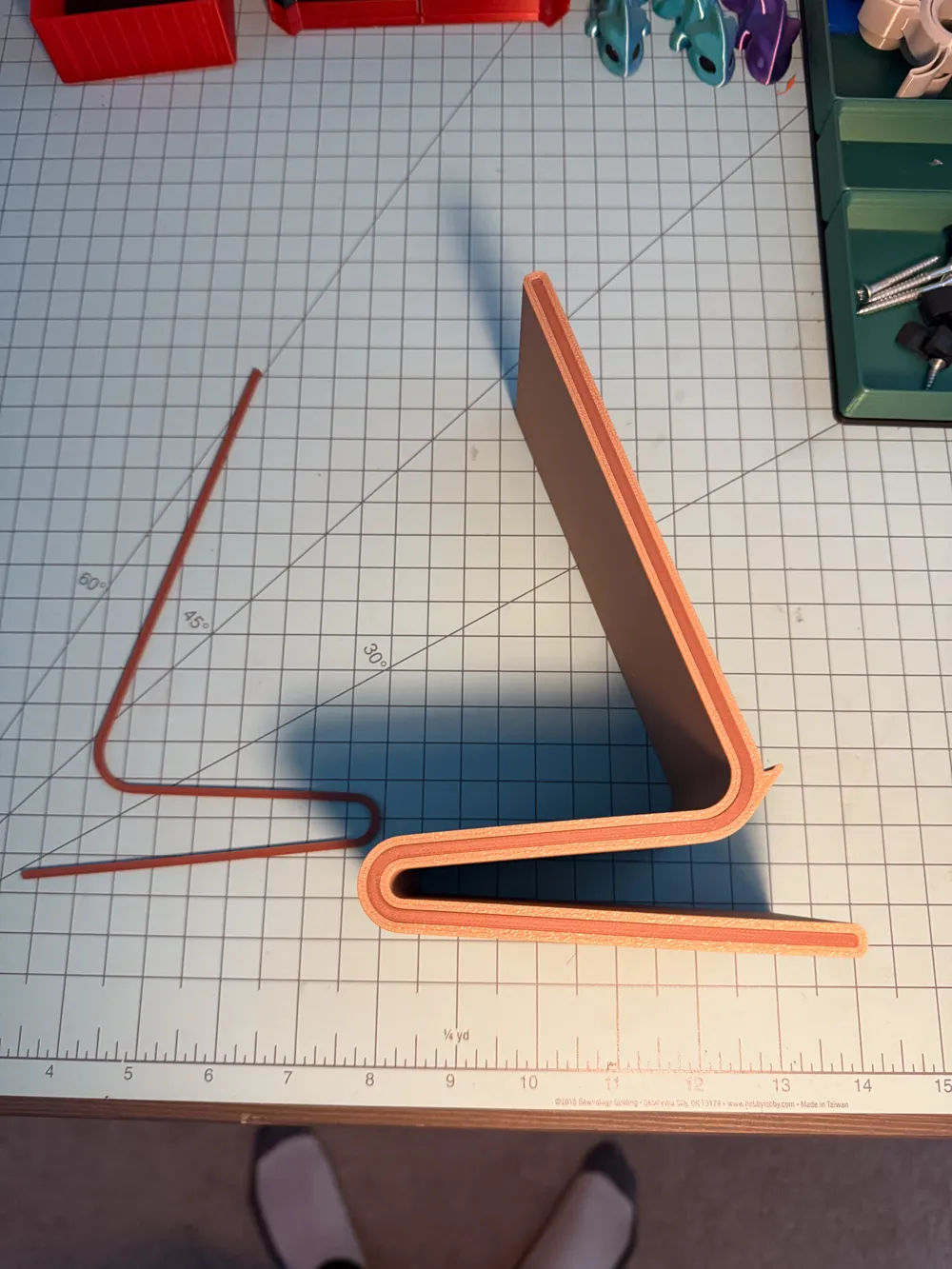 Invisible Modern Book / Tablet Stand - Floating by fajitas21 MakerWorld: Download Free 3D Models