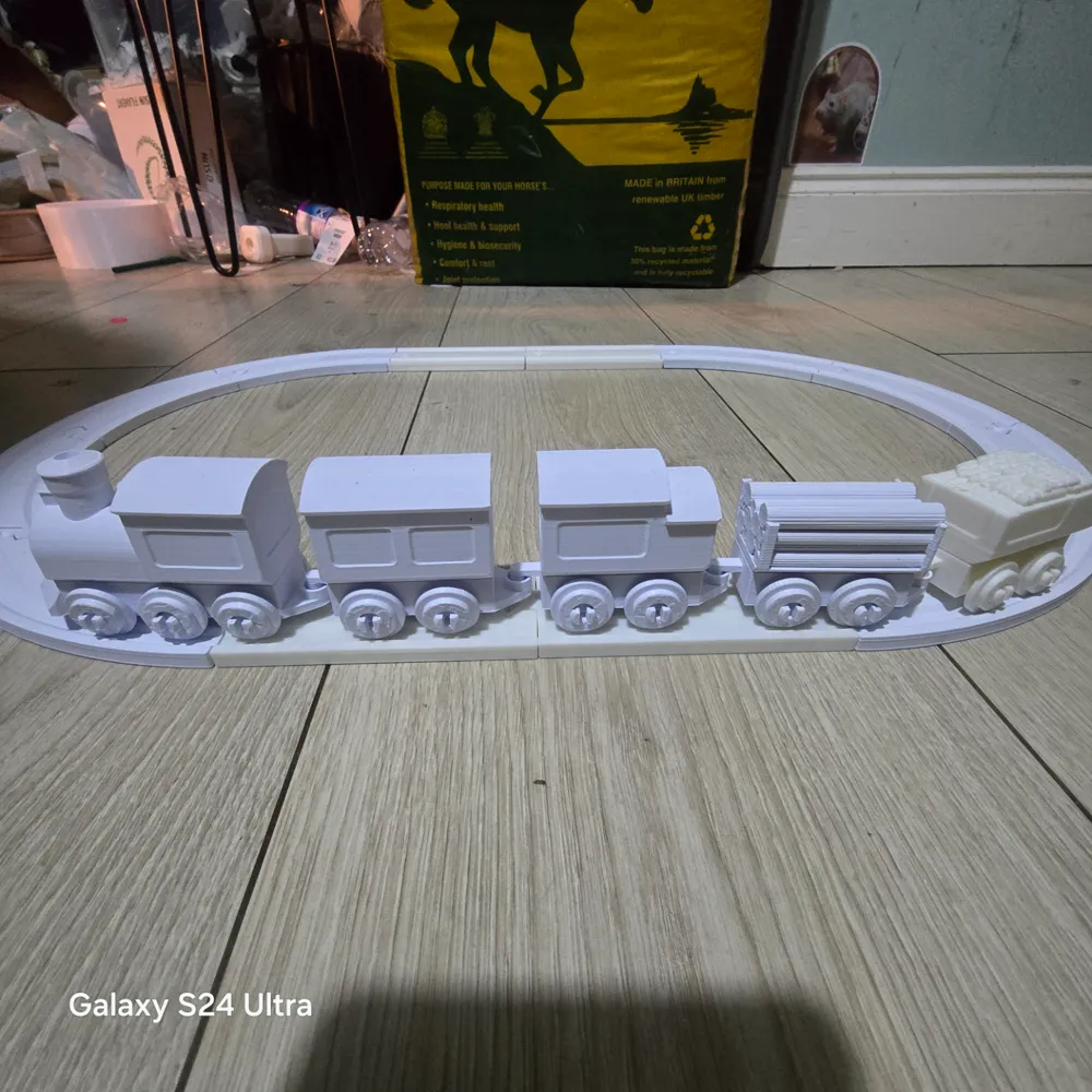 simple train and track with click on wheels - Free 3D Print Model ...
