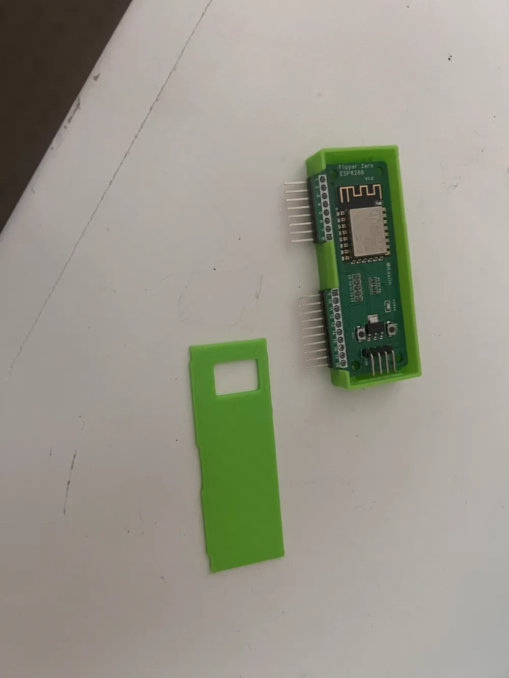 Flipper zero ESP8266 case by dorkytom - MakerWorld