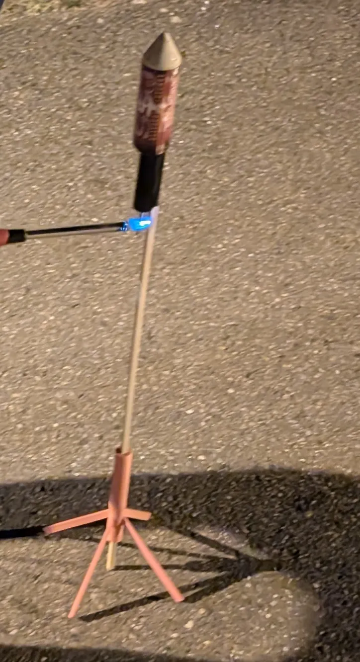 Rocket Holder by MrRious - MakerWorld