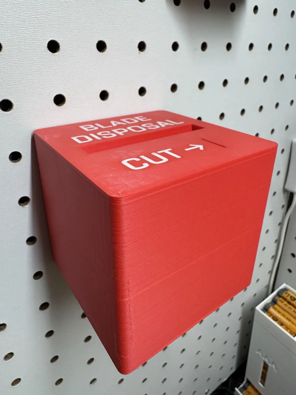 Used Blade Disposal Box – Gridfinity + Pegboard - Free 3D Print Model ...
