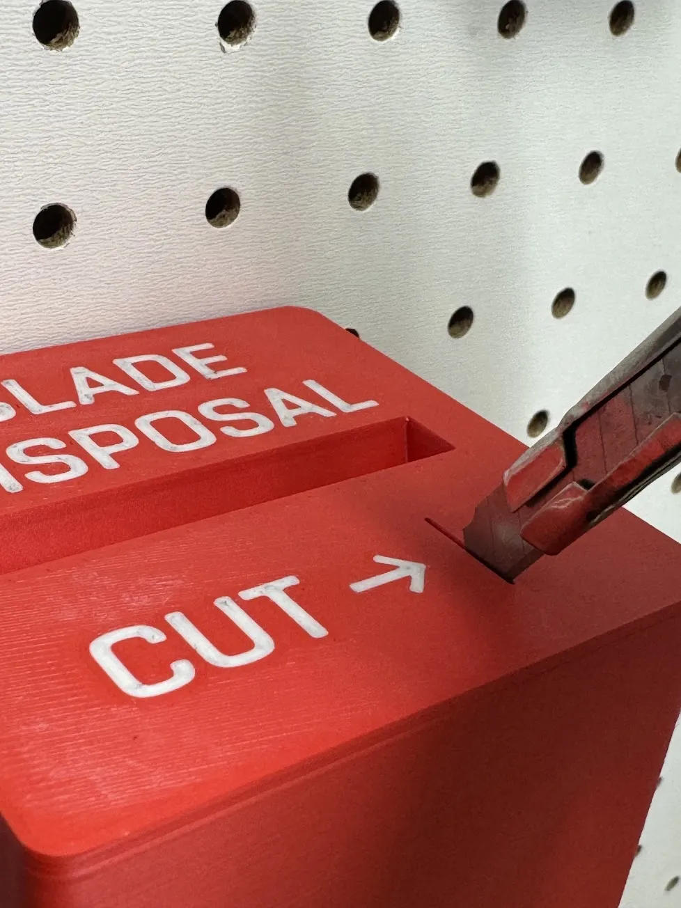 Used Blade Disposal Box – Gridfinity + Pegboard - Free 3D Print Model ...