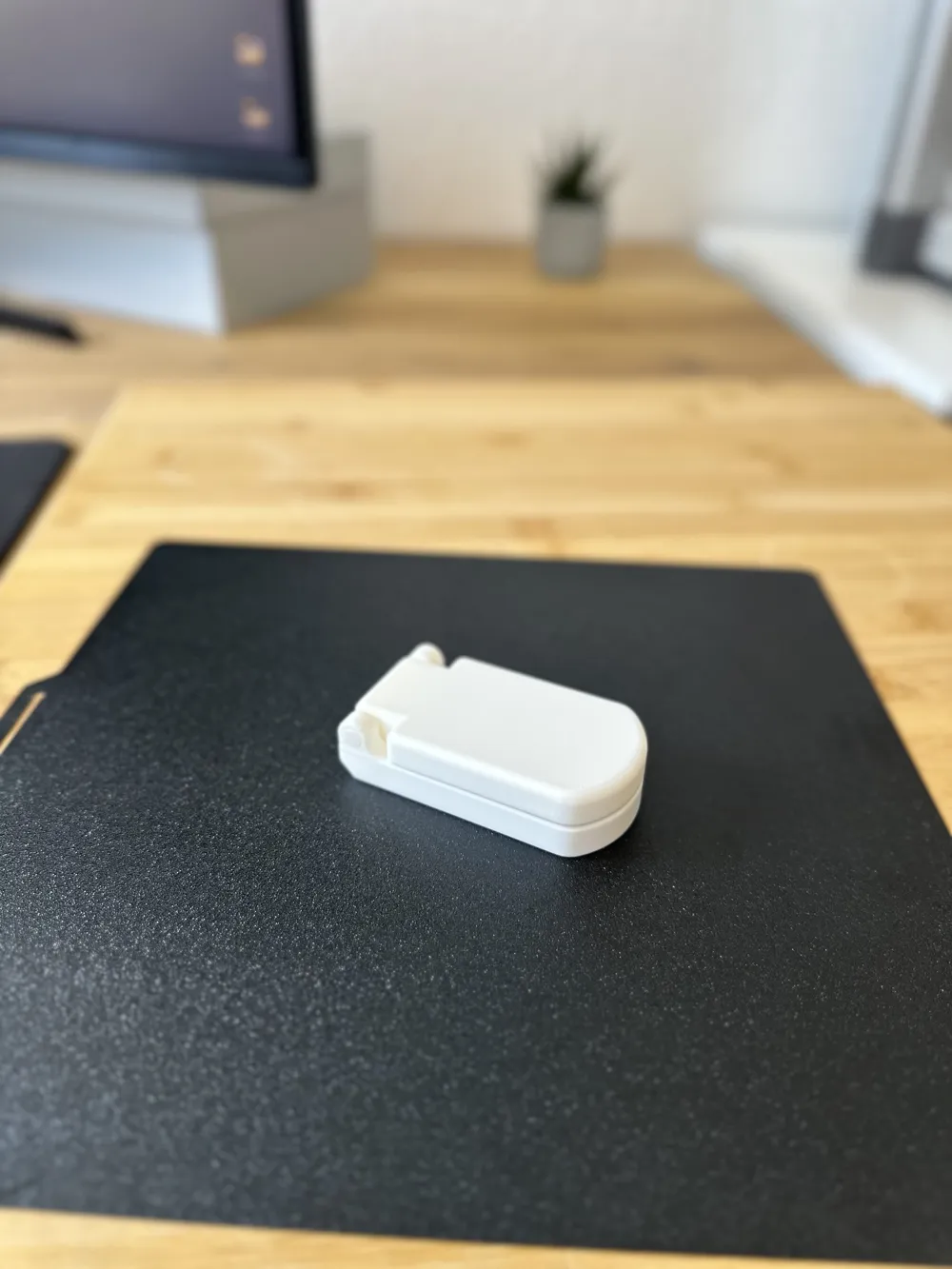 V2 Update Flip Phone / Fun Toy / Fidget - Free 3D Print Model - MakerWorld