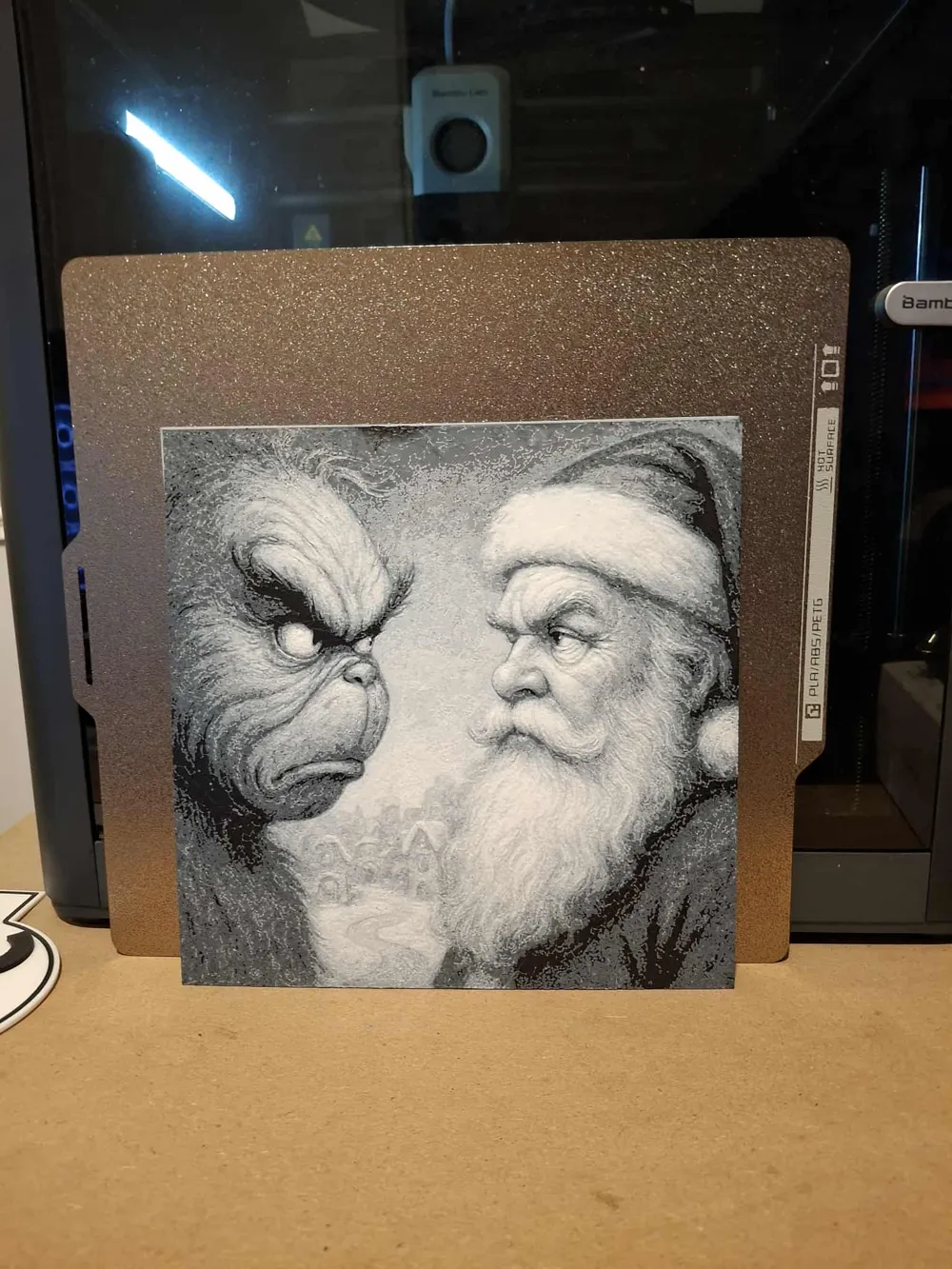 Whoville stand off - Hueforge 2 colours - Free 3D Print Model - MakerWorld