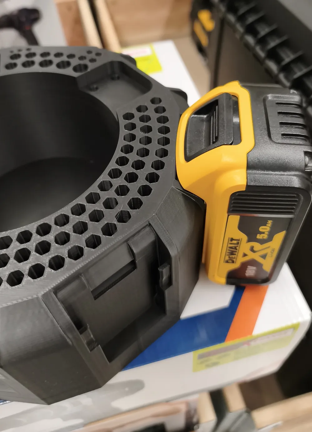 DeWALT 18/20V Battery & Accessories Organizer - Free 3D Print Model ...