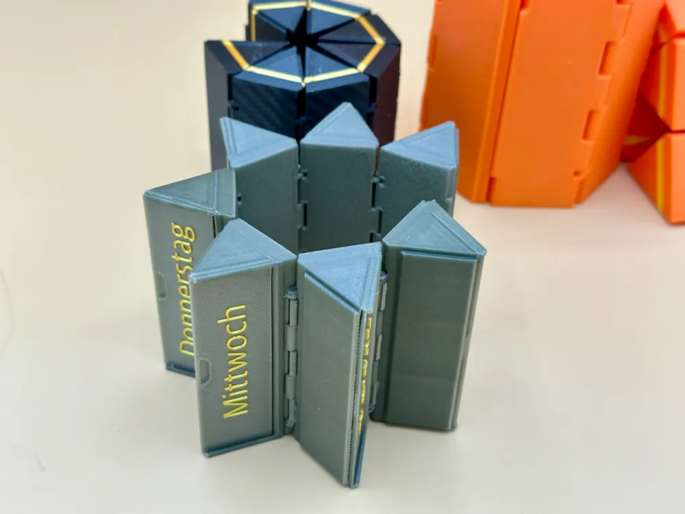 "Print-in-Place" Pill Box with Rollcontainer Design and Versatile ...