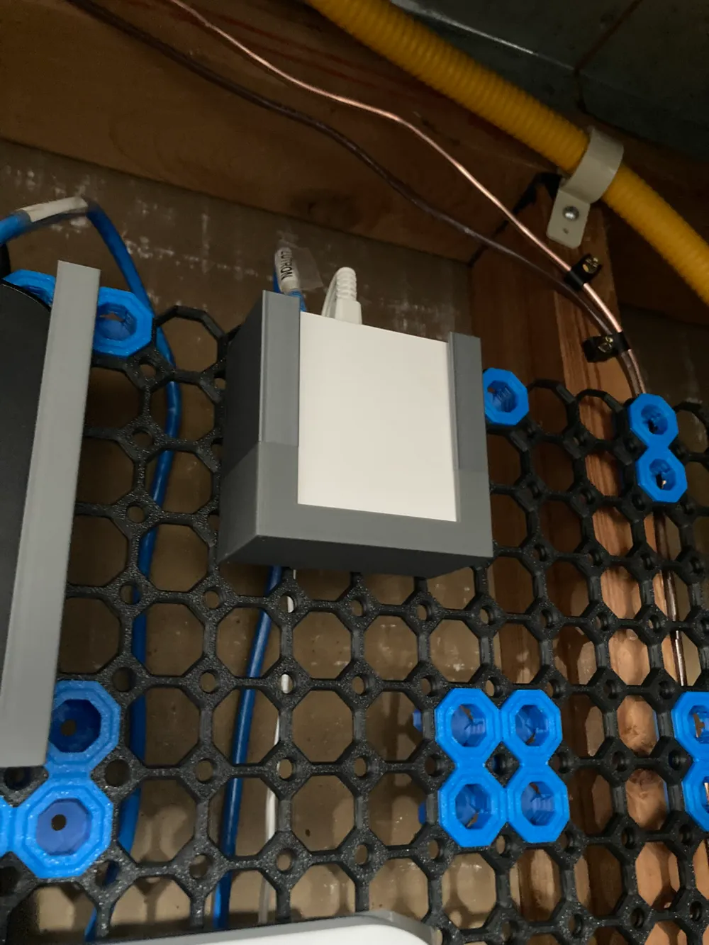 Lutron Hub Multiboard Holder Remixed by BDizzle - MakerWorld