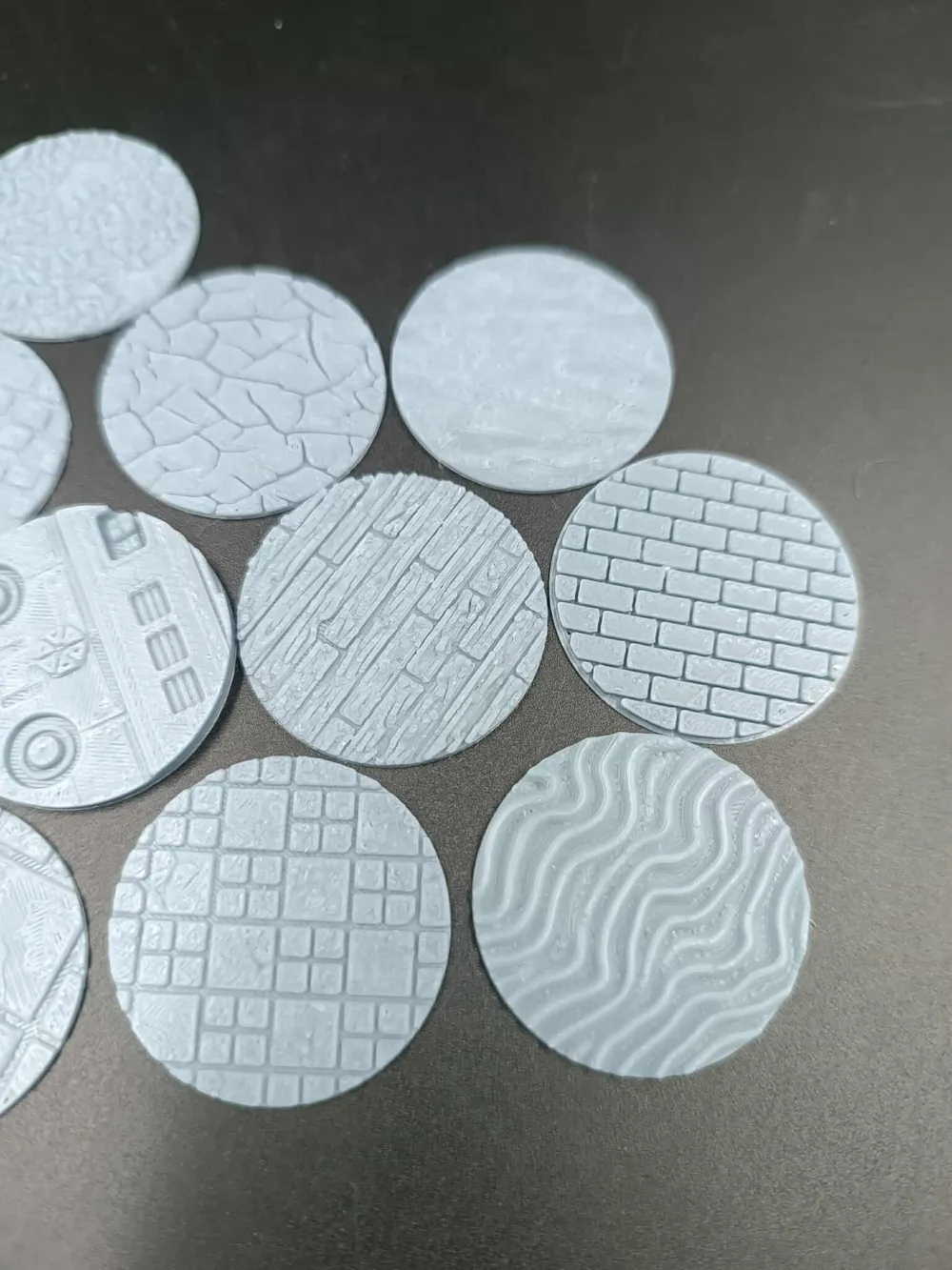 DnD Miniature Model Bases Topper Round 32 mm RPG by drakeforge3d ...
