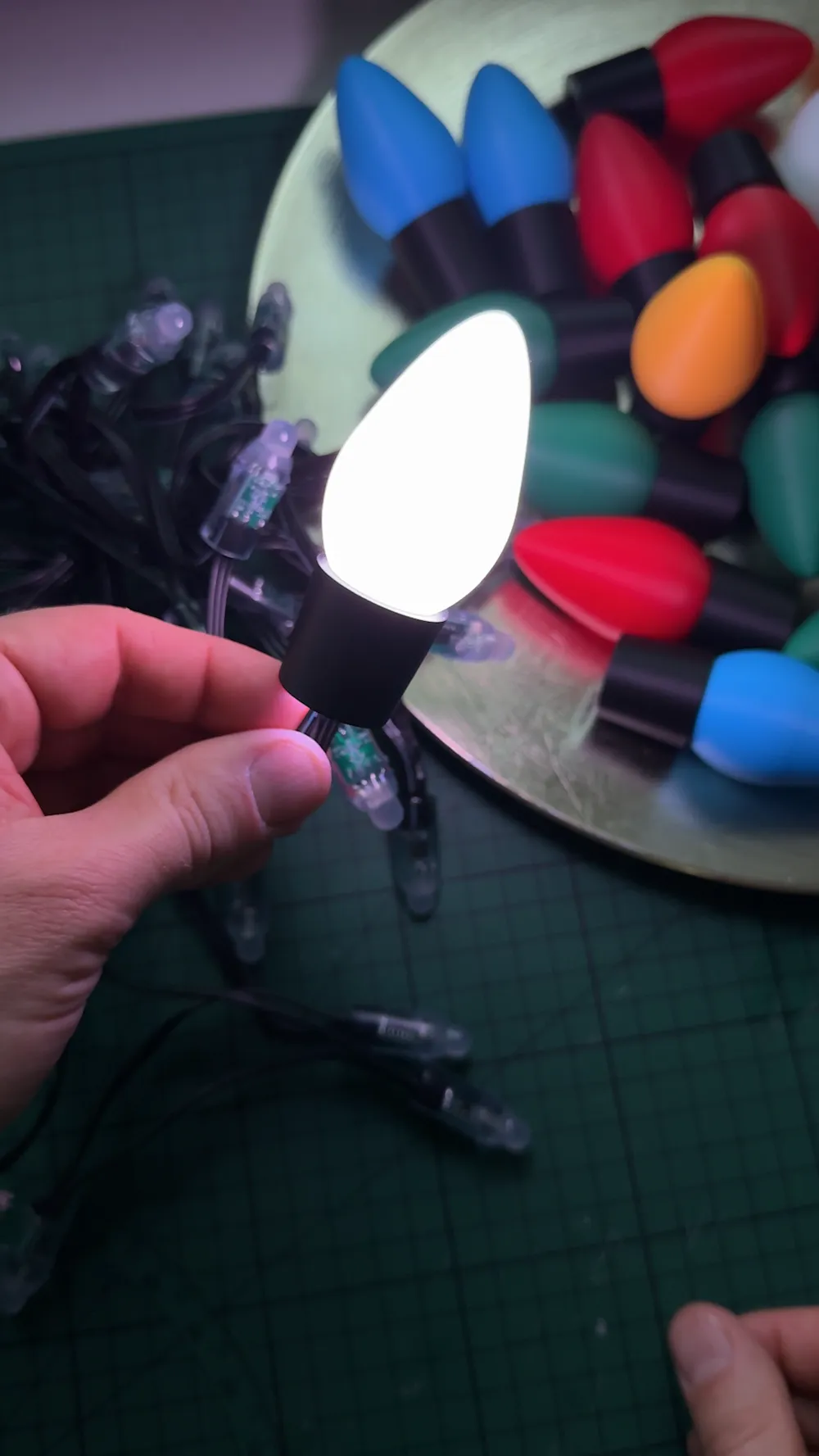 Stranger Things Lichterkette / Lightbulbs - Free 3D Print Model ...
