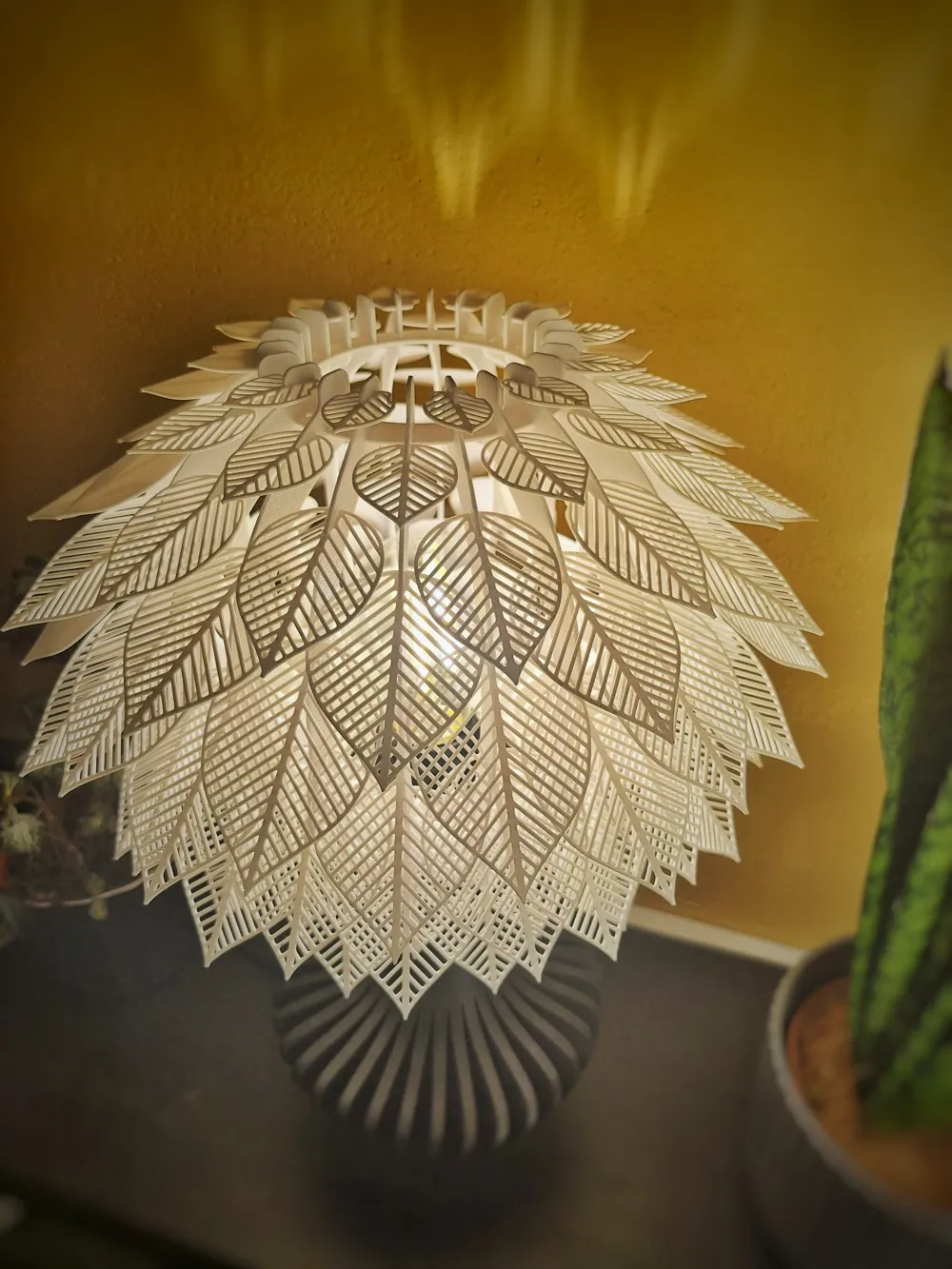Leaf lampshade by HorakCNC MakerWorld: Download Free 3D Models