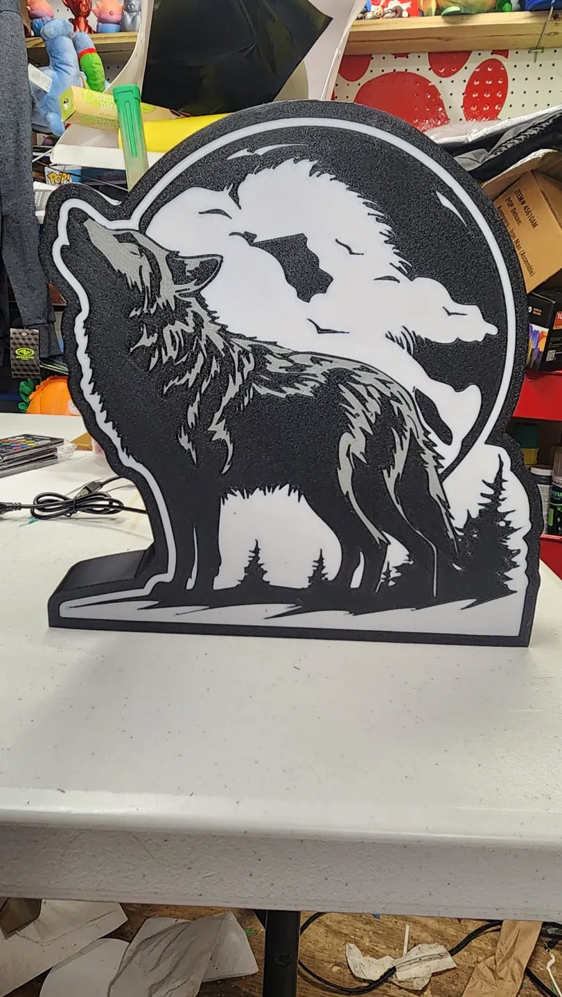 Wolf Howling LED Lamp by bearswampdesigns - MakerWorld