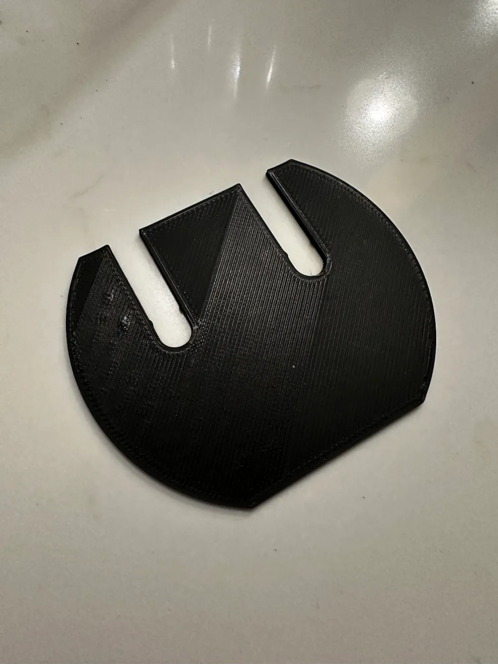 Circular Outlet Cover by Frozn14 - MakerWorld