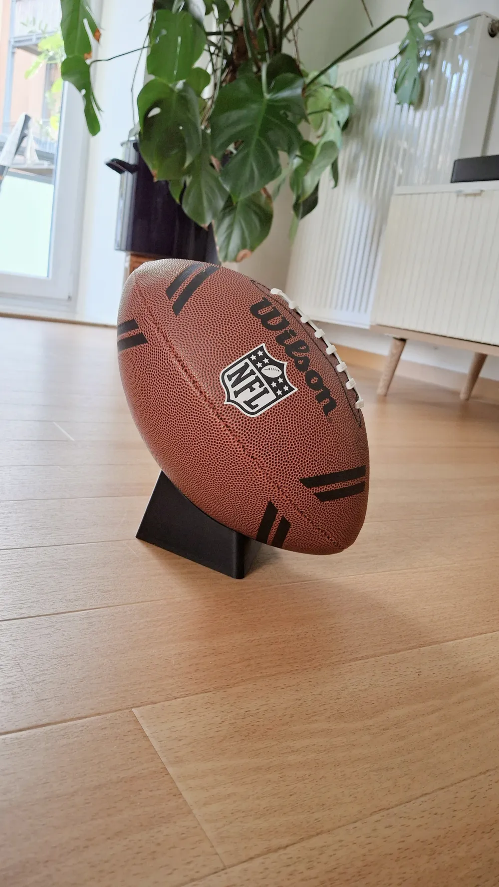 Elegant Football Stand - Free 3D Print Model - MakerWorld