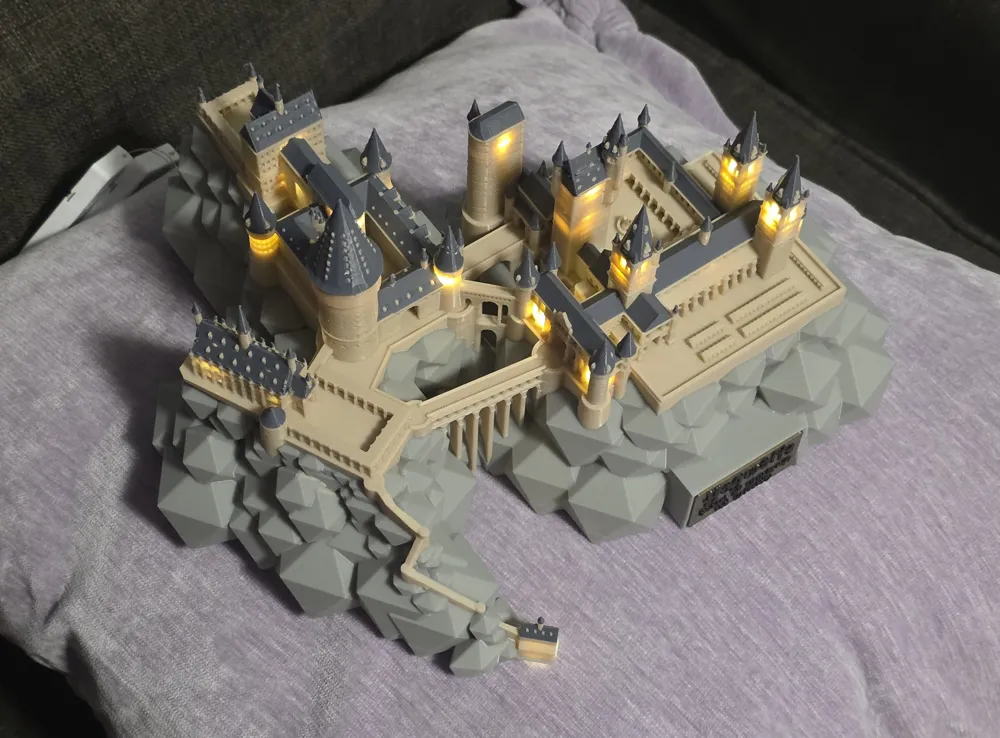 Harry Potter Hogwarts Lighted - Free 3D Print Model - MakerWorld