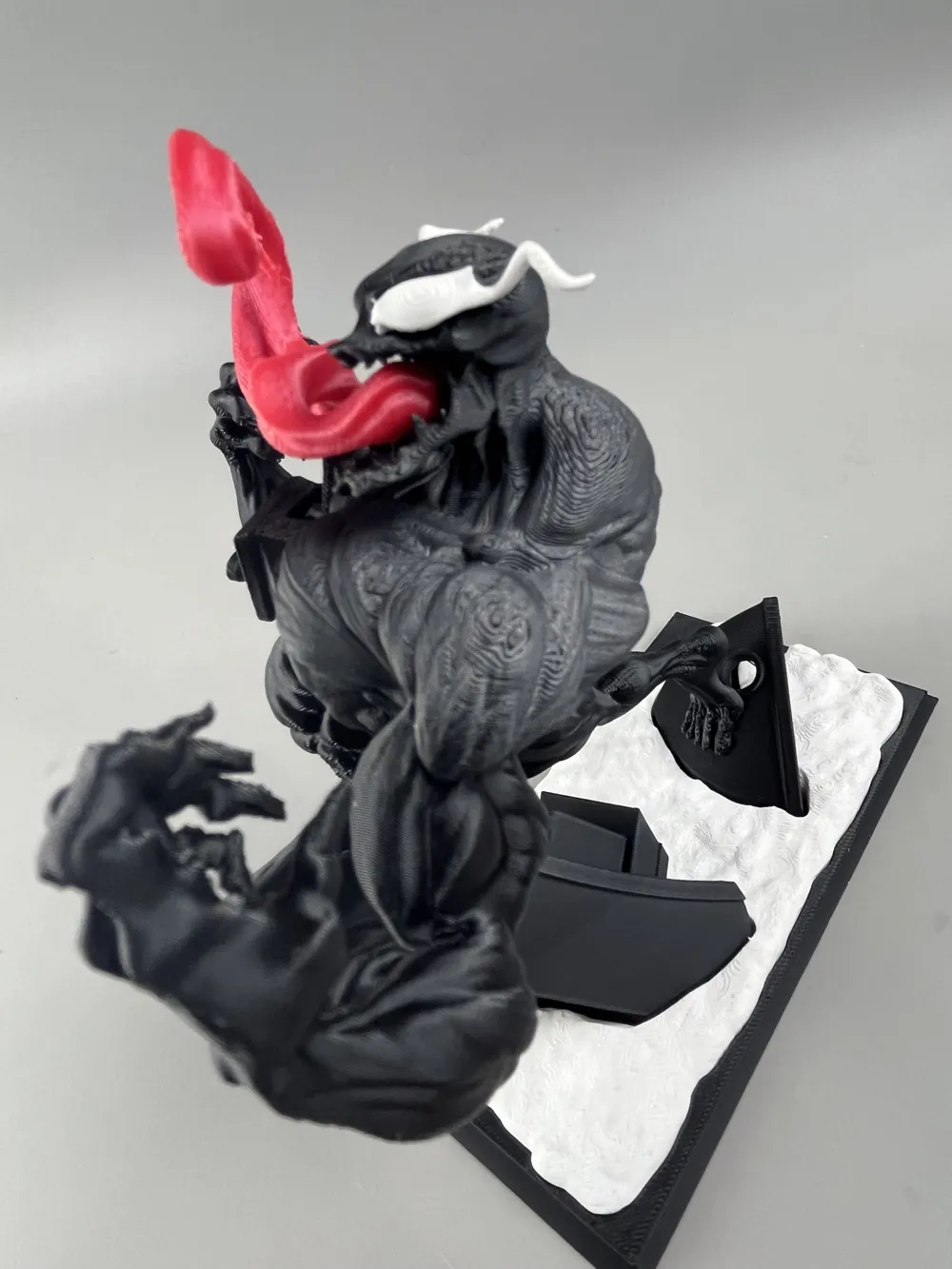 Venom's New Host-Benchy-Happy 10 years! by 超赛痞子汪 MakerWorld: Download ...