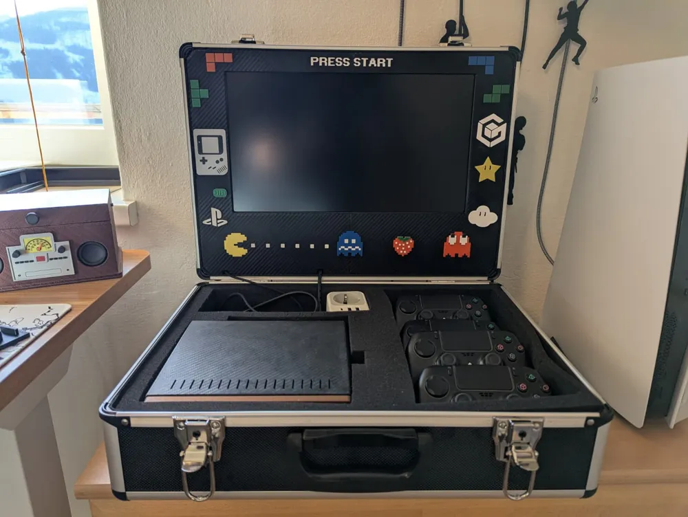 Portable Gaming Case - Free 3D Print Model - MakerWorld