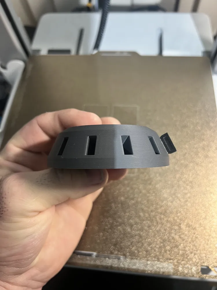 USB(FO) USB-Dongle-Halter von Bruce MakerWorld: Kostenlose 3D-Modelle ...