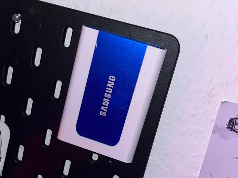 Samsung SSD Mount SKADIS by Peiser.Design - MakerWorld
