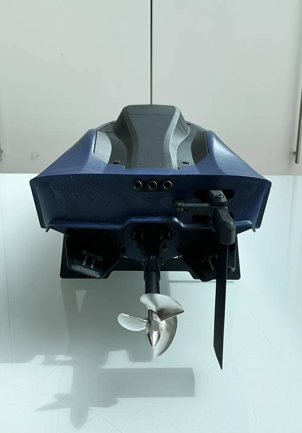 SillyGoose RC Speedboat Stand by SillyGoose MakerWorld: Download Free ...