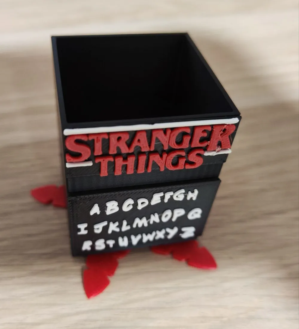 Organizador de escritorio Stranger Things por MJ3D MakerWorld: Descarga Modelos 3D Gratuitos