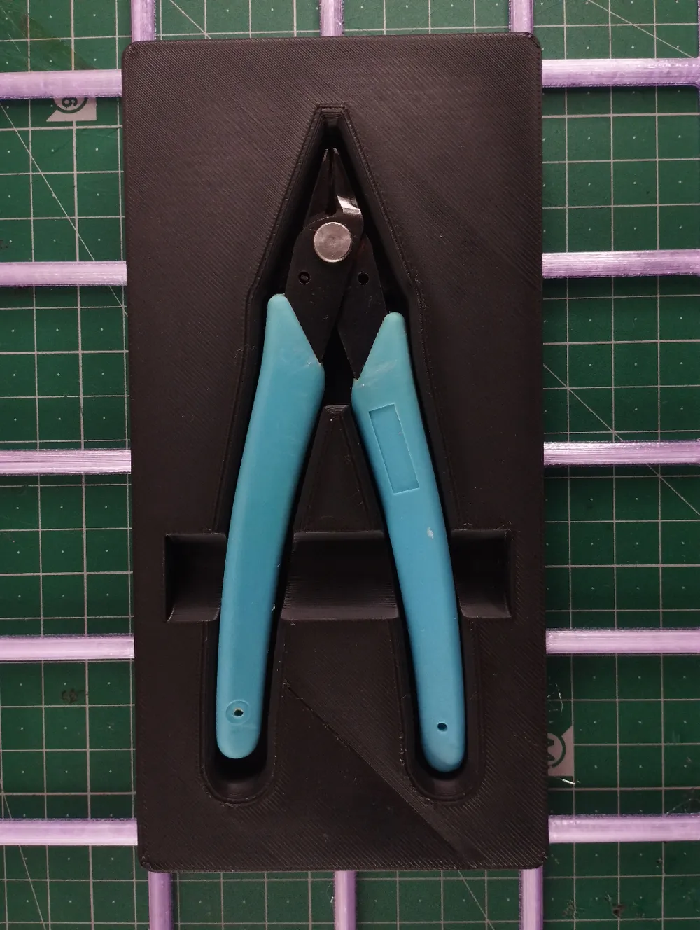 Gridfinity Pliers/Cutters Holder by Dauwt - MakerWorld