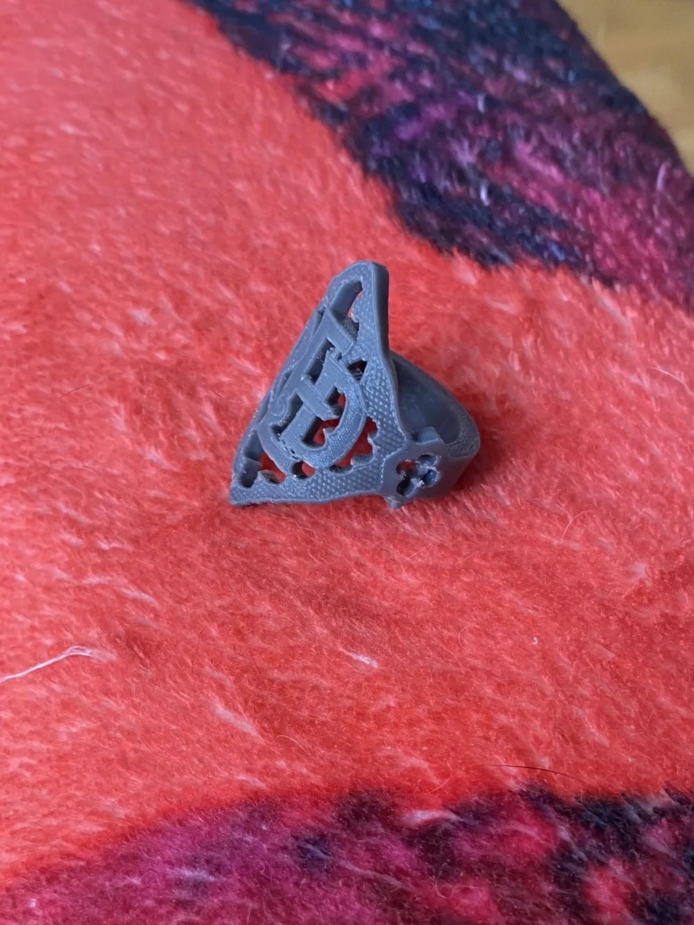 Taylor Swift Red album ring - Free 3D Print Model - MakerWorld