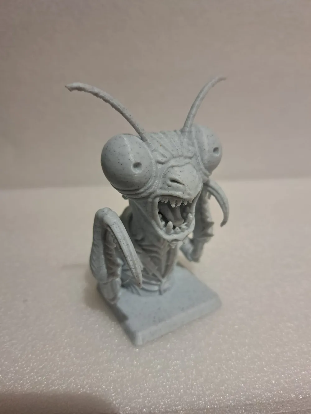 The bit crazy mantis by T&T Production MakerWorld: Download Free 3D Models