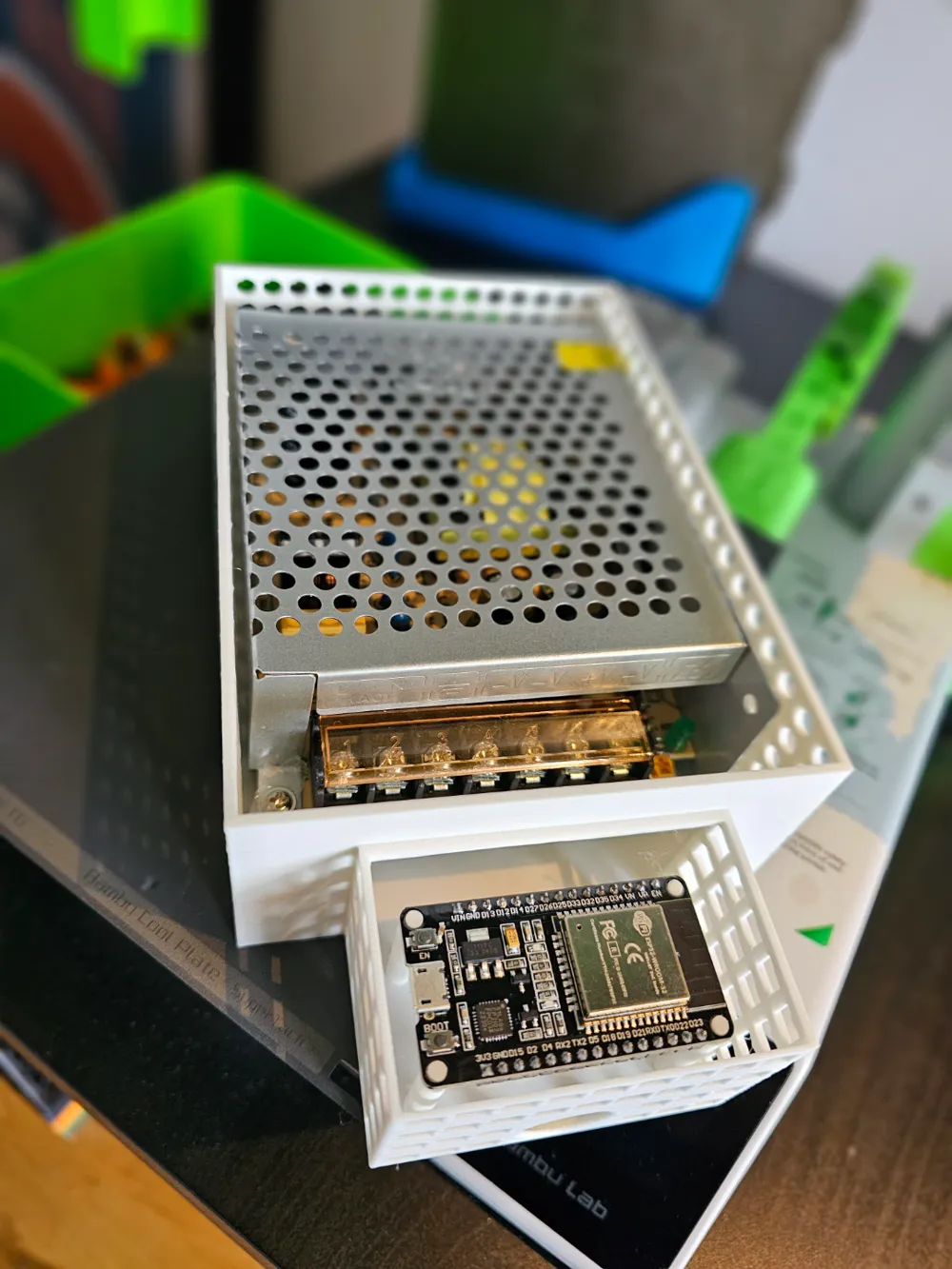 Power supply case with ESP32 mount by henrik_nystrom - MakerWorld