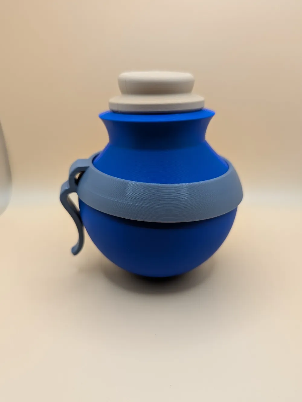 Potion Dice Container or Cosplay Prop - Free 3D Print Model - MakerWorld