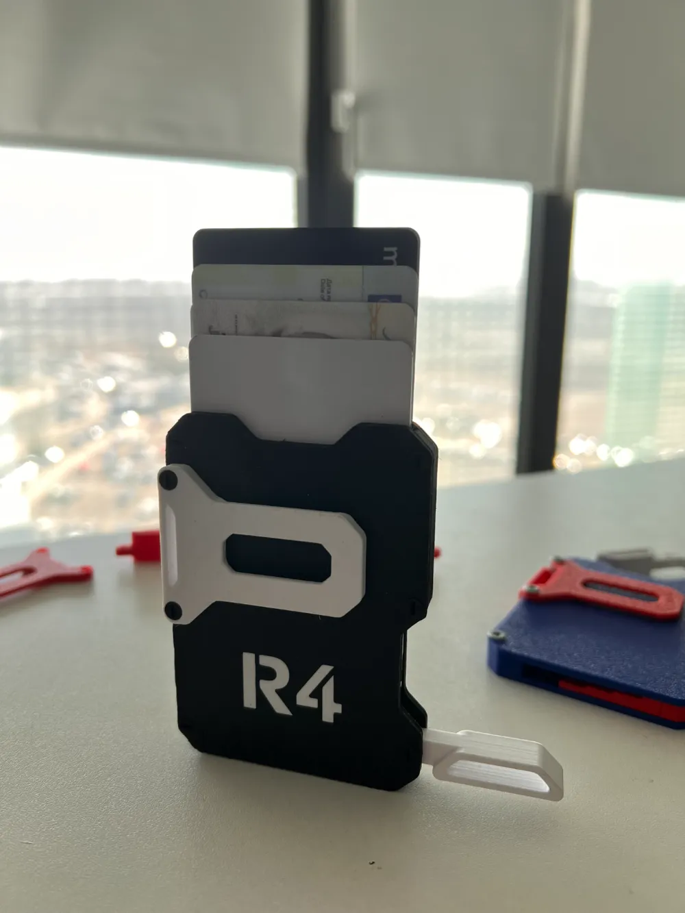 R4 Wallet – MagSafe Card Lever Mechanism - Free 3D Print Model - MakerWorld