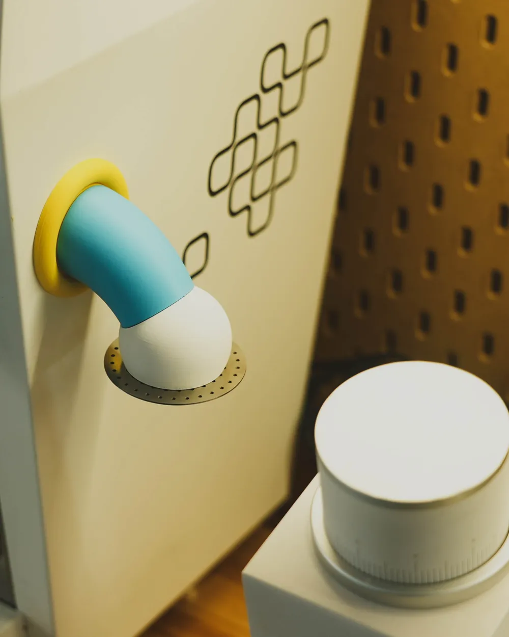 Doraemon Magnetic Puck Screen Holder - Free 3D Print Model - MakerWorld