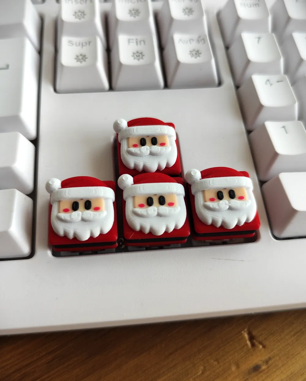 Santa Claus keycap - Mechanical keyboard by Hiko 3D MakerWorld ...