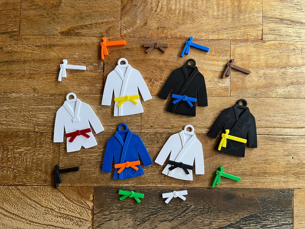 Karate gi keychain - swappable belt! - Free 3D Print Model - MakerWorld