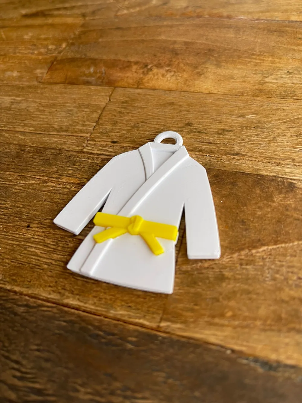 Karate gi keychain - swappable belt! - Free 3D Print Model - MakerWorld