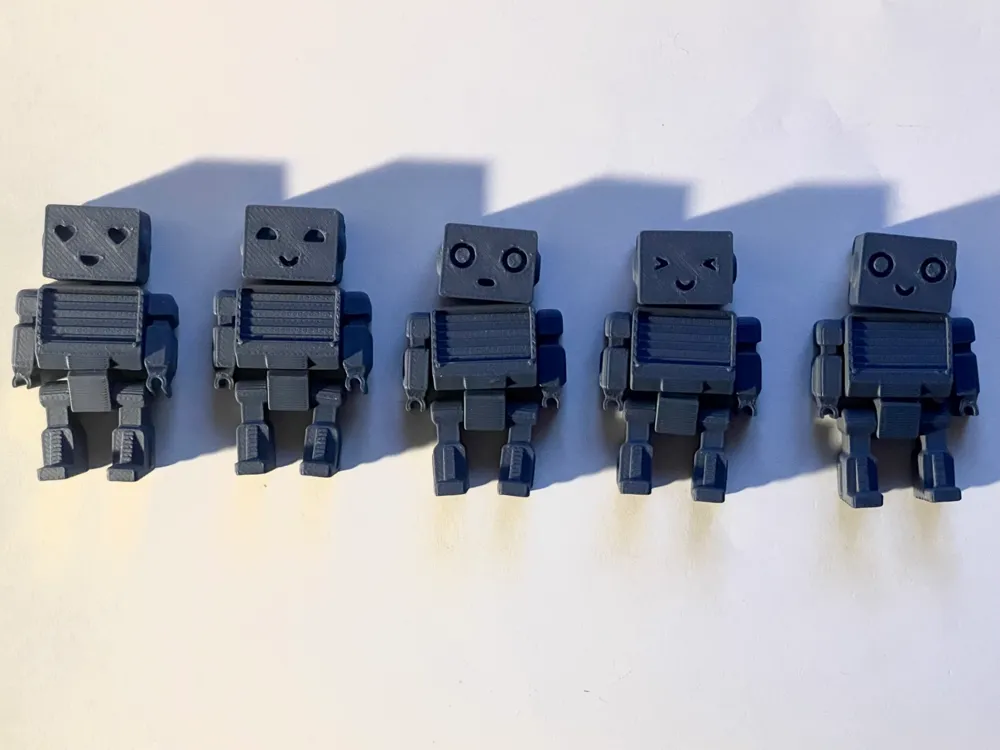 Cute mini articulated customisable robot by 3d printingMakerWorld ...