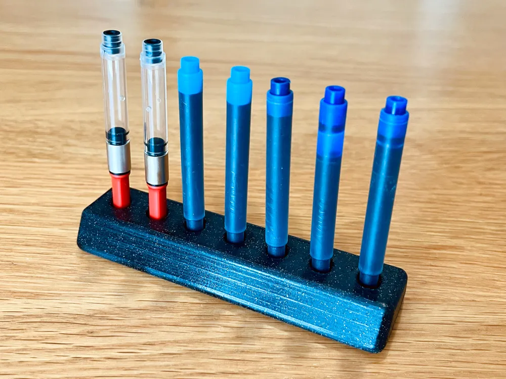 Fountain pen ink cartridge rester by Rob T. - MakerWorld