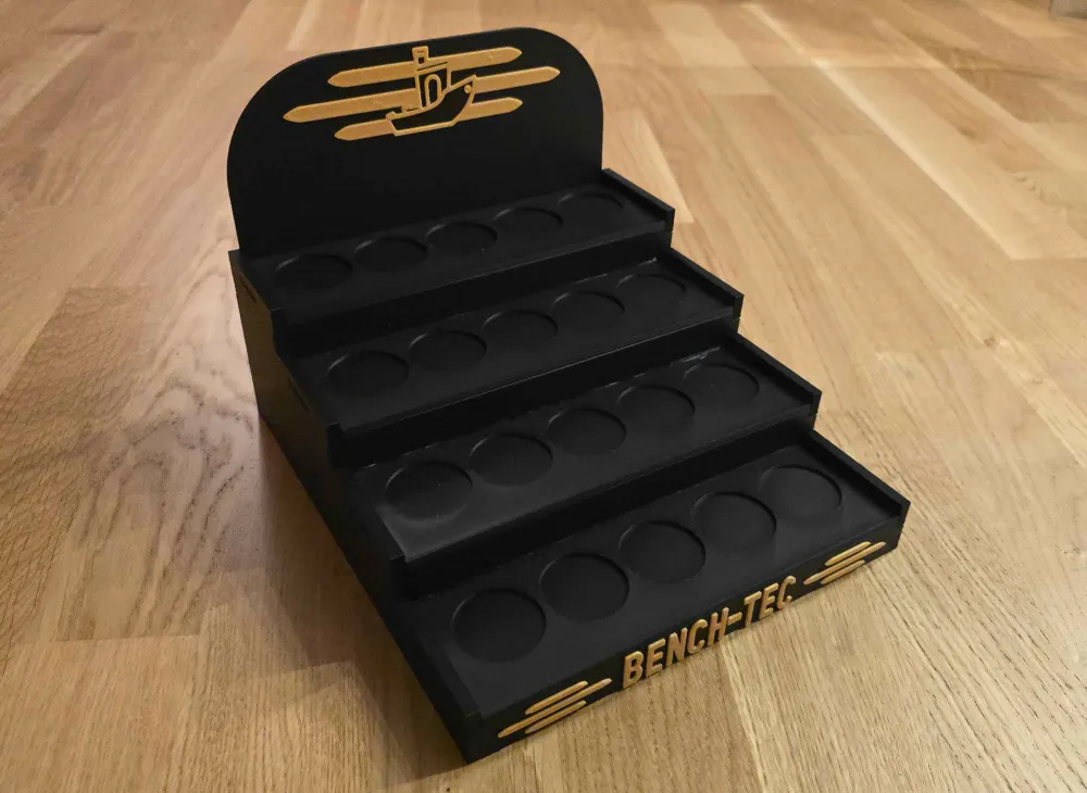Benchy Display Stand (BENCH-TEC) Remixed by Pringlees - MakerWorld