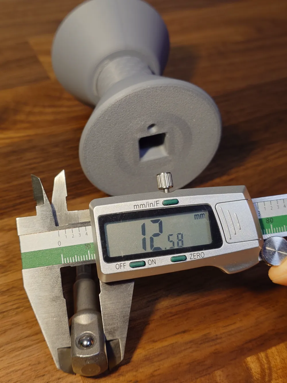 Respool Tool - 1/2 inch socket (13mm) Remixed by torrolt MakerWorld ...