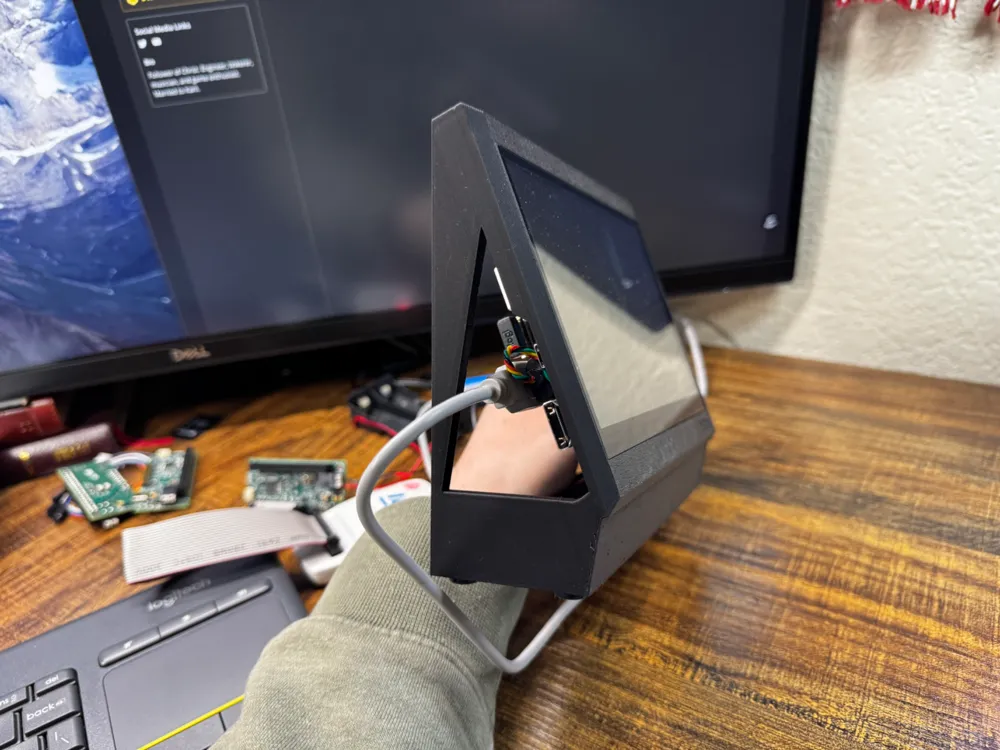 PiTop - 7" IPS Pi Screen Kiosk by wesyarberMakerWorld: Download Free 3D ...