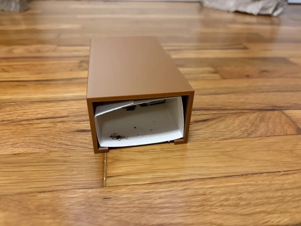 Pet friendly glue trap cover - Free 3D Print Model - MakerWorld