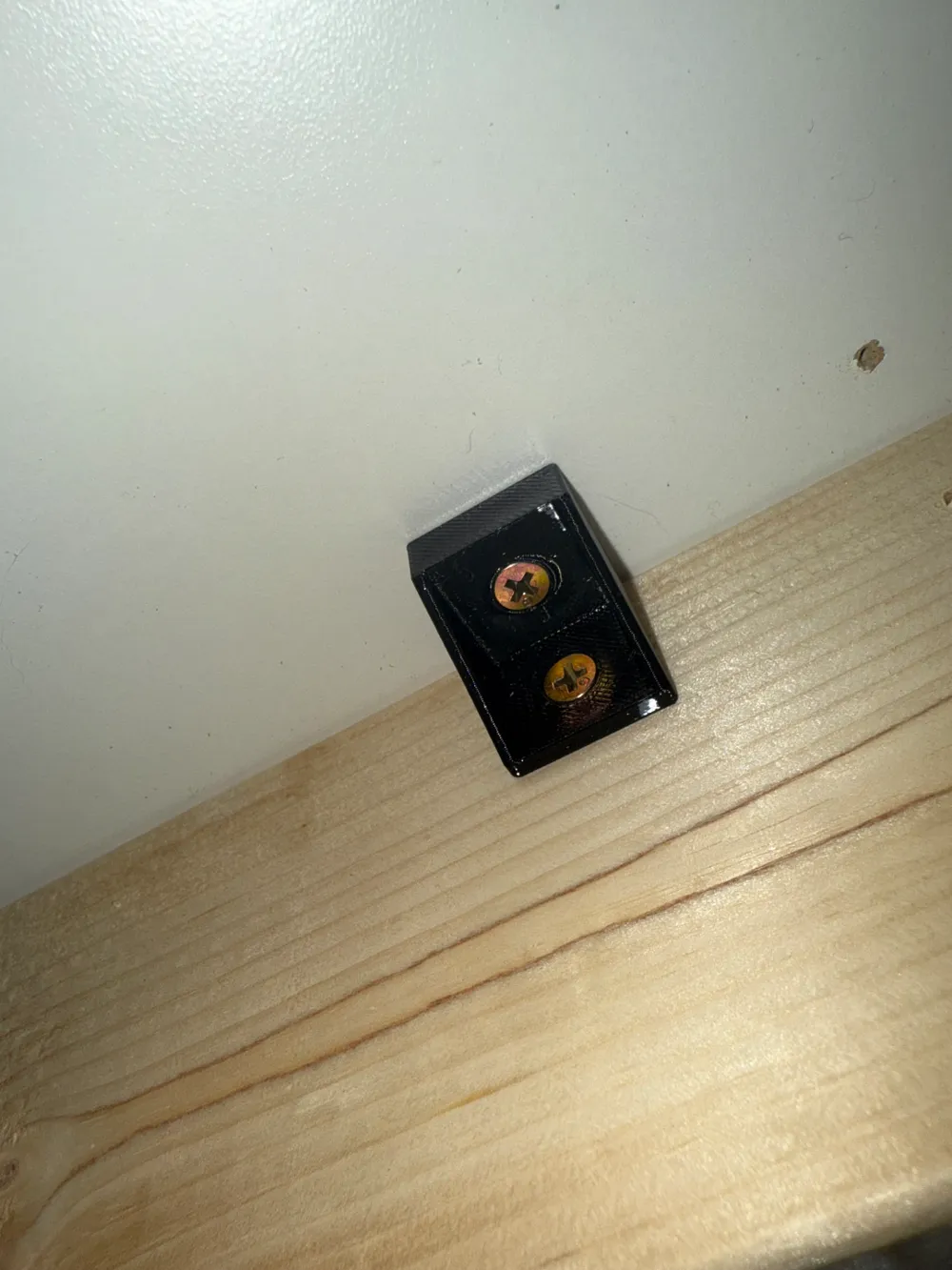 L Bracket for attaching table top by Tom - MakerWorld