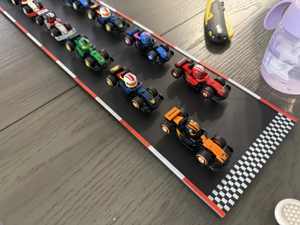 Brick F1 Minifig Starting Grid Display - Free 3D Print Model - MakerWorld