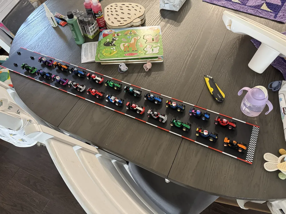 Brick F1 Minifig Starting Grid Display - Free 3D Print Model - MakerWorld