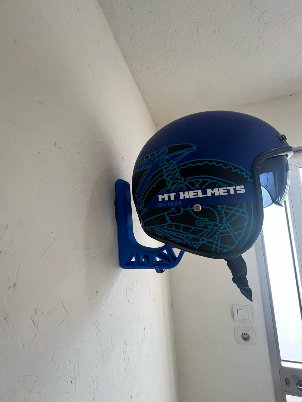 Helmet_holder_piston by nb3d.impressao MakerWorld: Download Free 3D Models