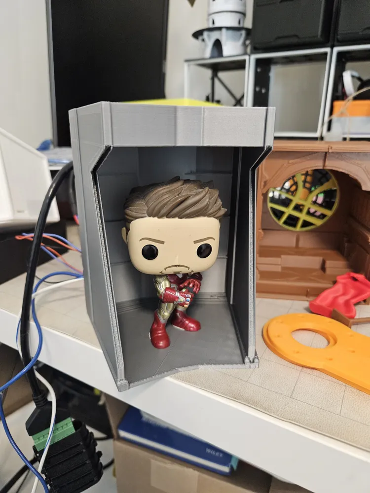 Carcasa de Armadura de Iron Man para Rincón de Libro – Nomad Sculpt ...