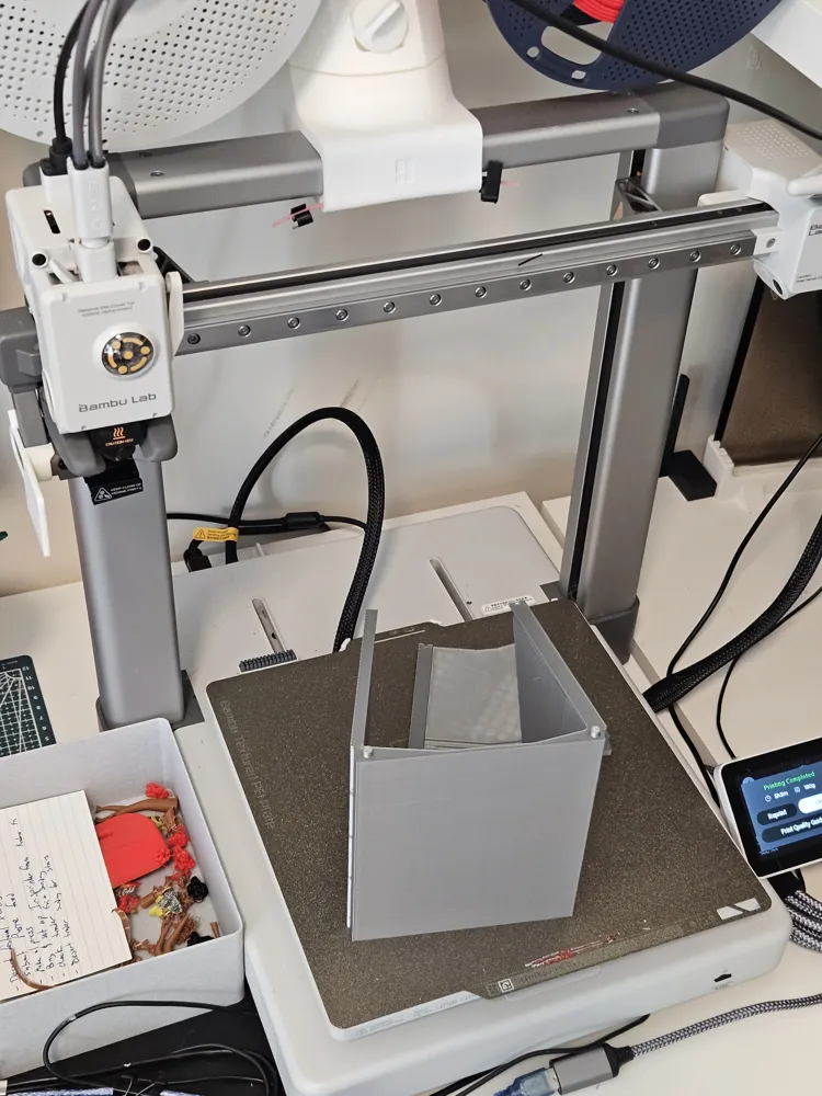 Carcasa de Armadura de Iron Man para Rincón de Libro – Nomad Sculpt ...