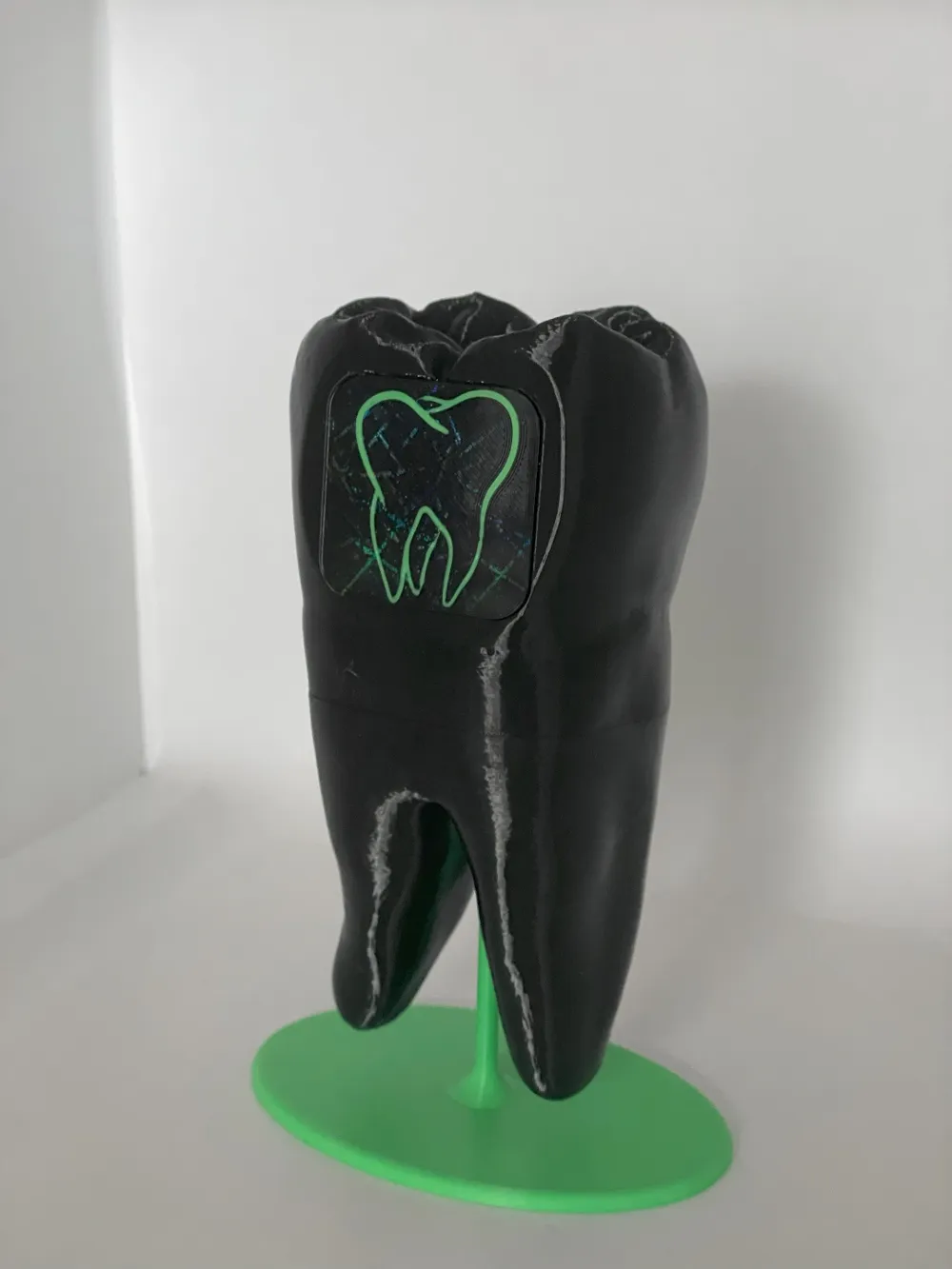 Tooth sculpture with logo / pokal by Van.Illa - MakerWorld