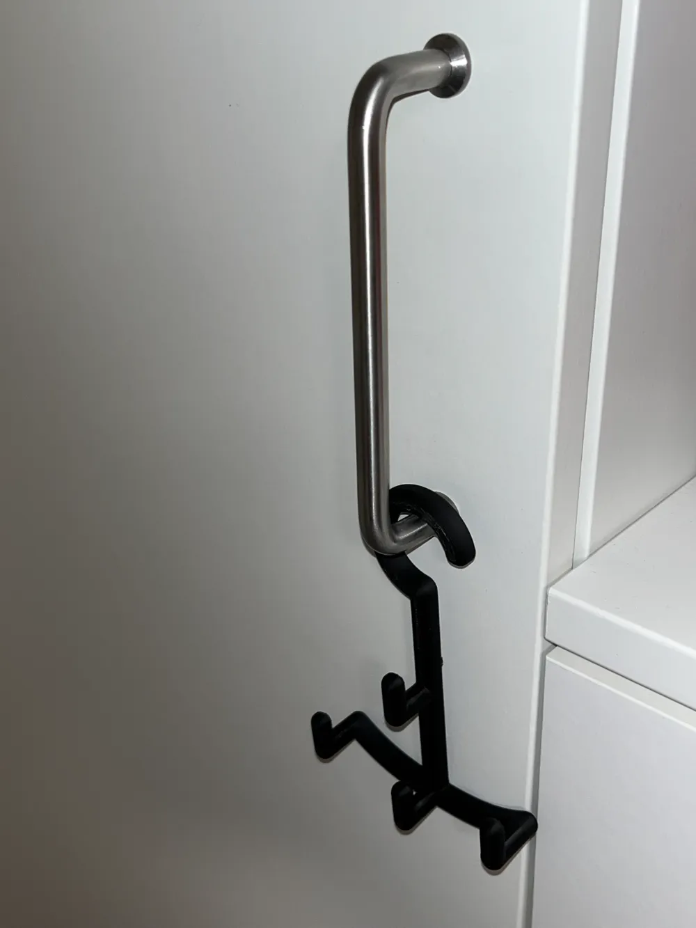 HANDLER - VERTICAL HANDLE HANGER - ONLY 13 GR by 2Bproject - MakerWorld