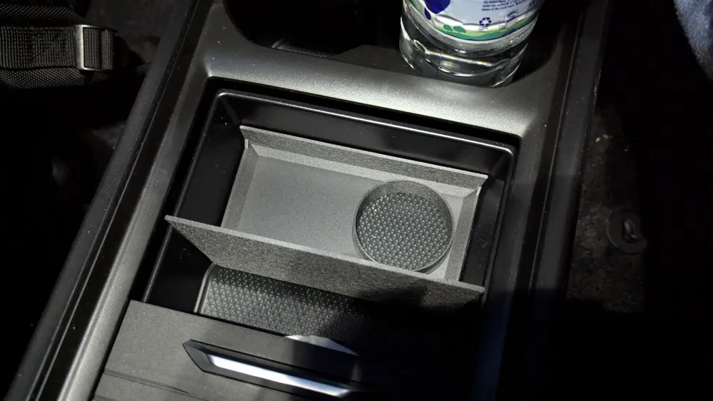 MG4 EV Centre console divider by Rick269 - MakerWorld